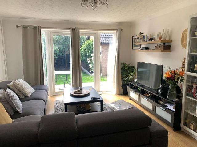 2 bedroom semi detached house to rent
