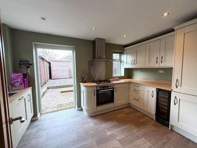 2 bedroom semi detached house to rent