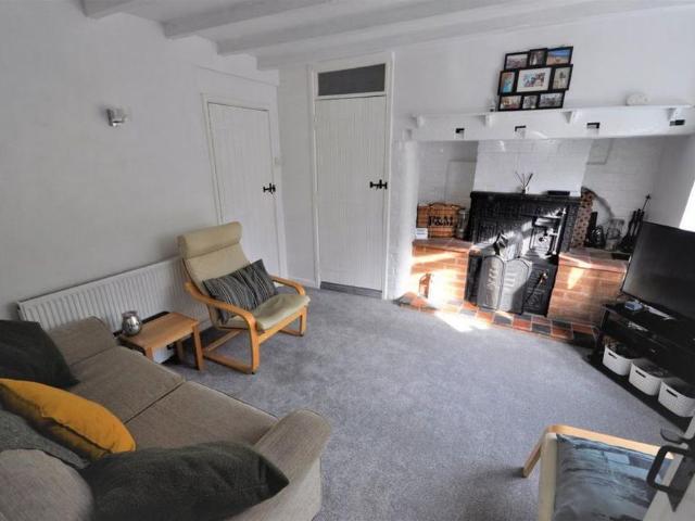 2 bedroom semi detached house to rent