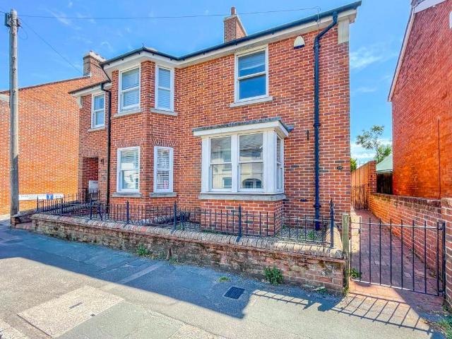 2 bedroom semi detached house to rent