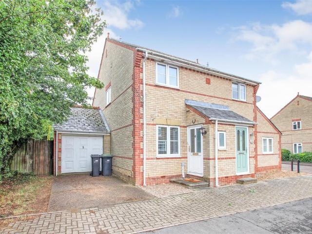2 bedroom semi detached house to rent