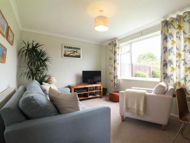 2 bedroom semi detached house to rent