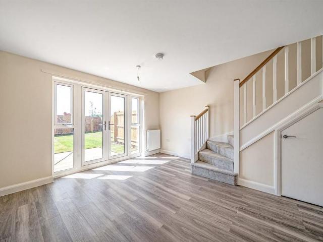 2 bedroom semi detached house to rent