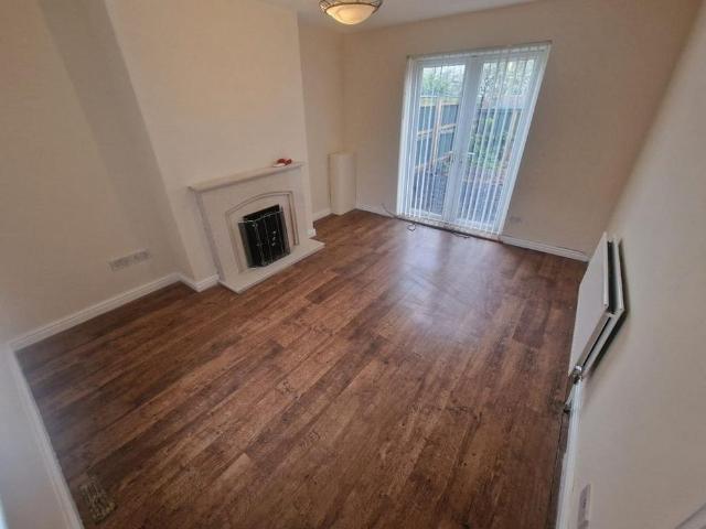 2 bedroom semi detached house to rent