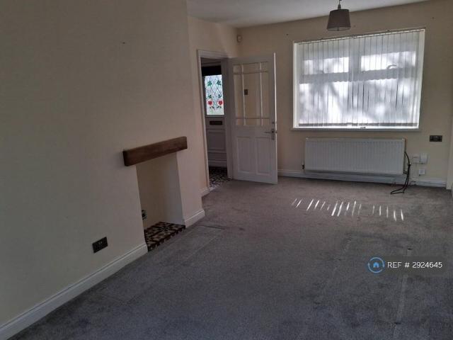 2 bedroom semi detached house to rent