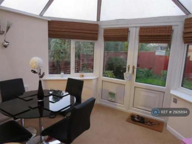 2 bedroom semi detached house to rent