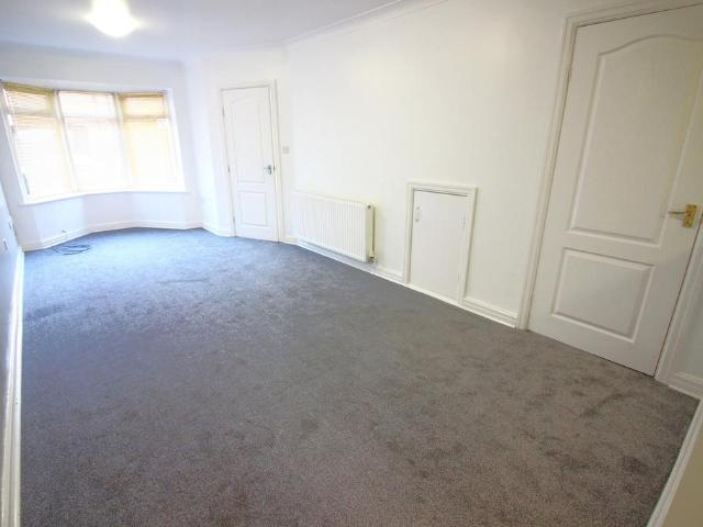 2 bedroom semi detached house to rent