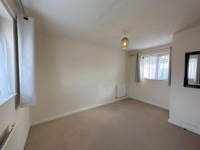 2 bedroom semi detached house to rent