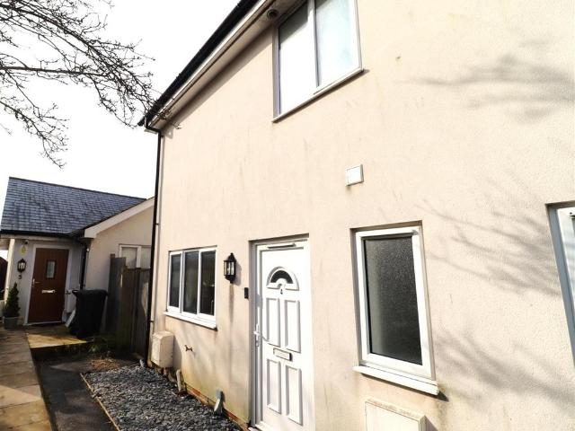 2 bedroom semi detached house to rent