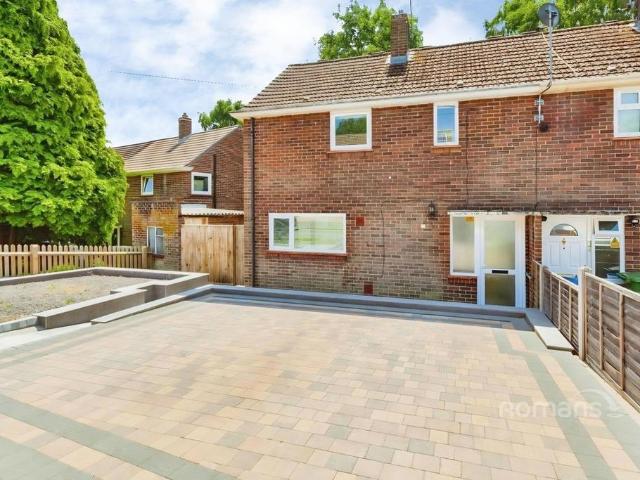 2 bedroom semi detached house to rent