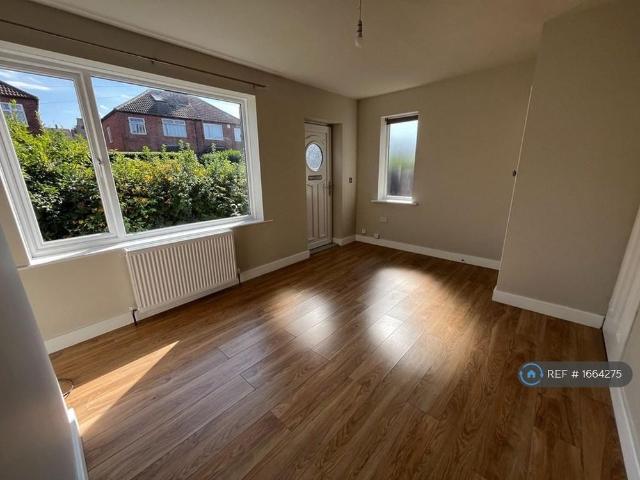 2 bedroom semi detached house to rent
