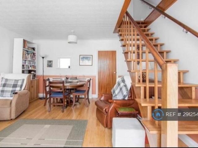2 bedroom semi detached house to rent