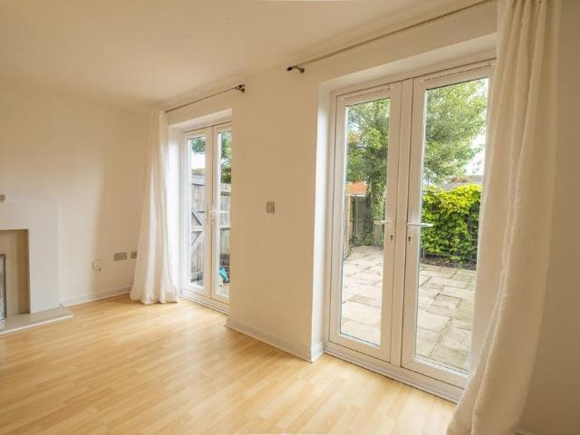 2 bedroom semi detached house to rent