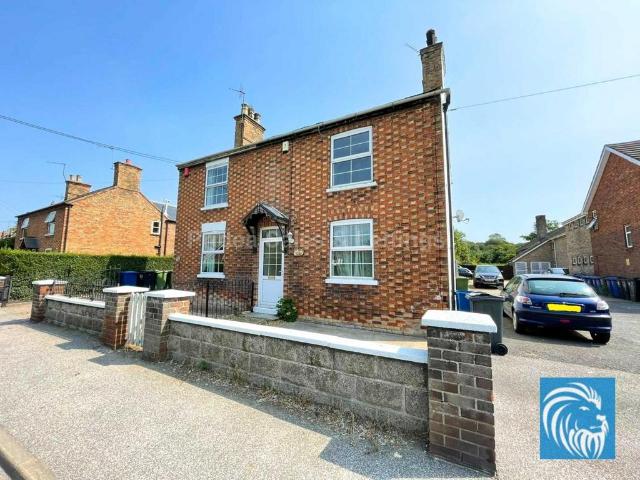 2 bedroom semi detached house to rent