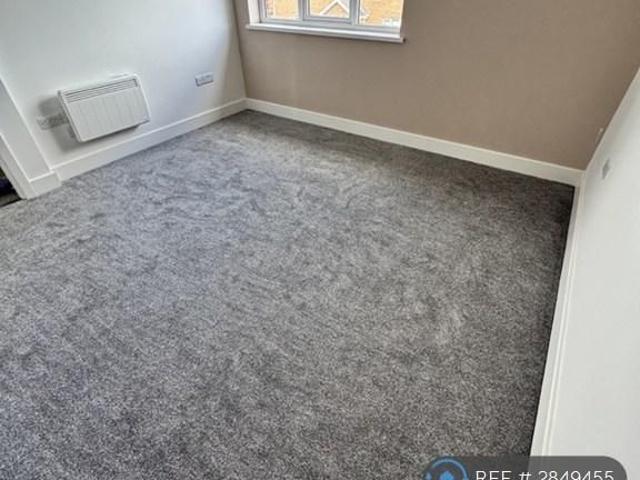 2 bedroom semi detached house to rent