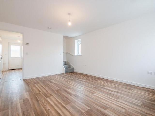 2 bedroom semi detached house to rent