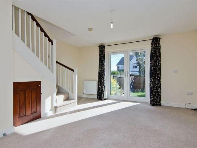 2 bedroom semi detached house to rent