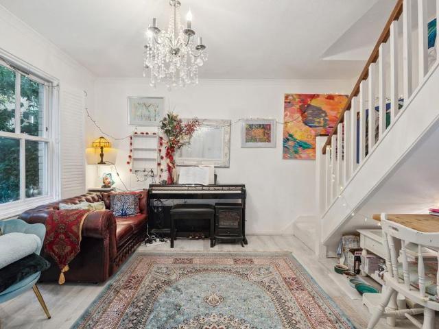2 bedroom semi detached house to rent