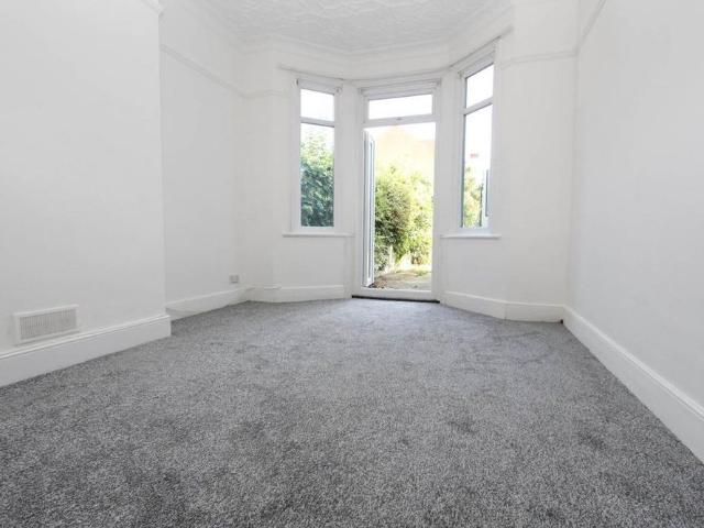 2 bedroom semi detached house to rent