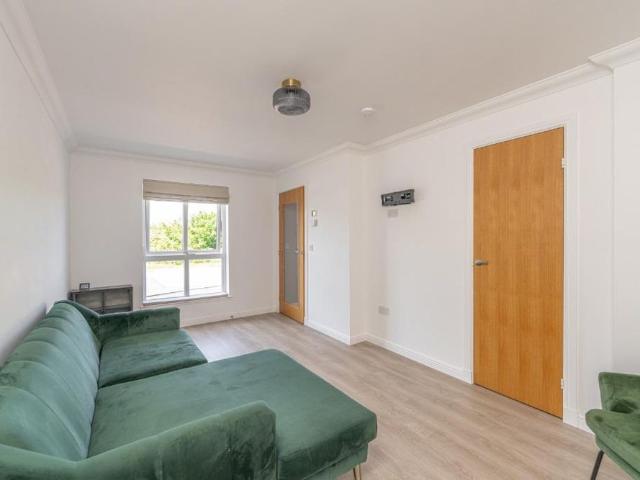 2 bedroom semi detached house to rent