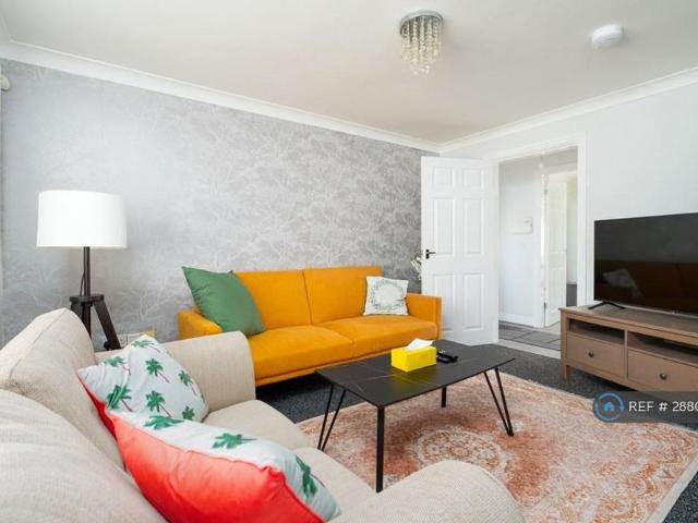 2 bedroom semi detached house to rent