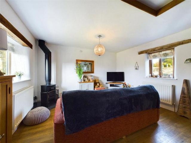 2 bedroom semi detached house to rent