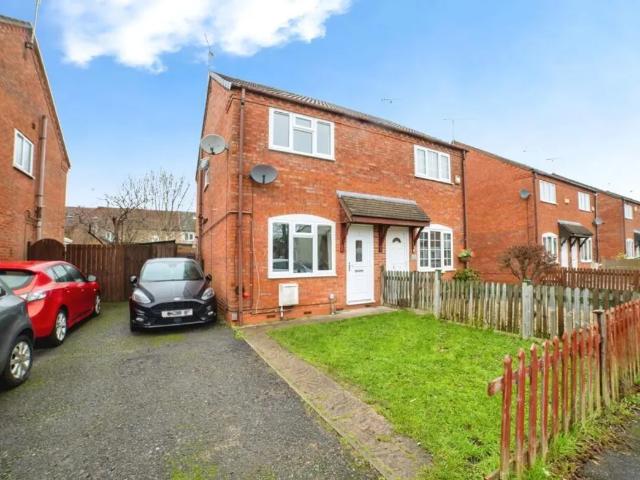 2 bedroom semi detached house to rent