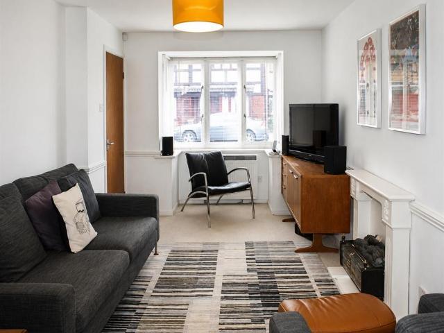 2 bedroom semi detached house to rent