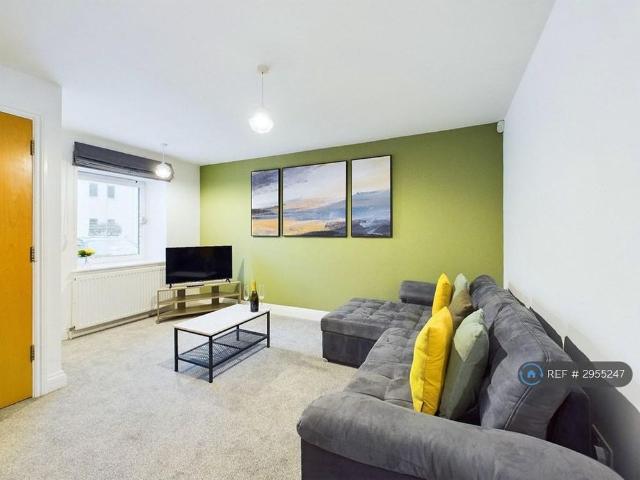 2 bedroom semi detached house to rent