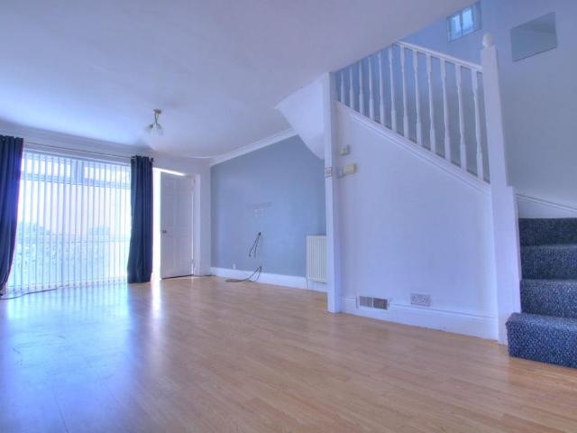 2 bedroom semi detached house to rent