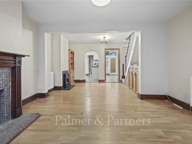 2 bedroom semi detached house to rent