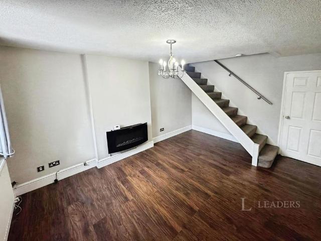 2 bedroom semi detached house to rent
