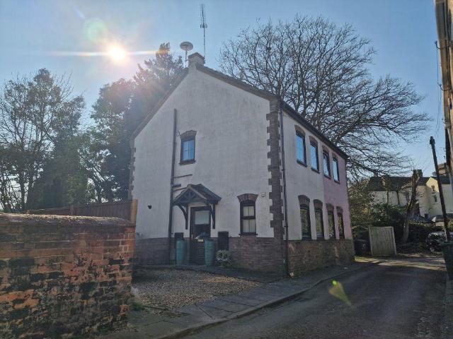 2 bedroom semi detached house to rent