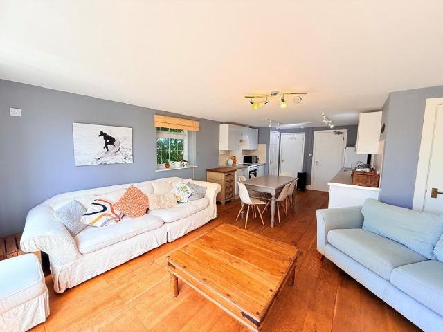 2 bedroom semi detached house to rent