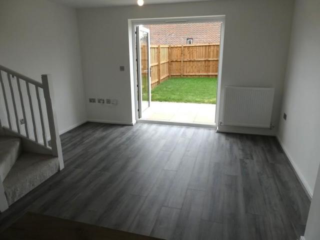 2 bedroom semi detached house to rent