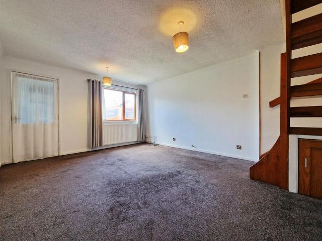 2 bedroom semi detached house to rent