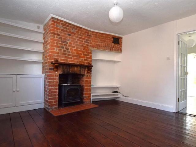 2 bedroom semi detached house to rent