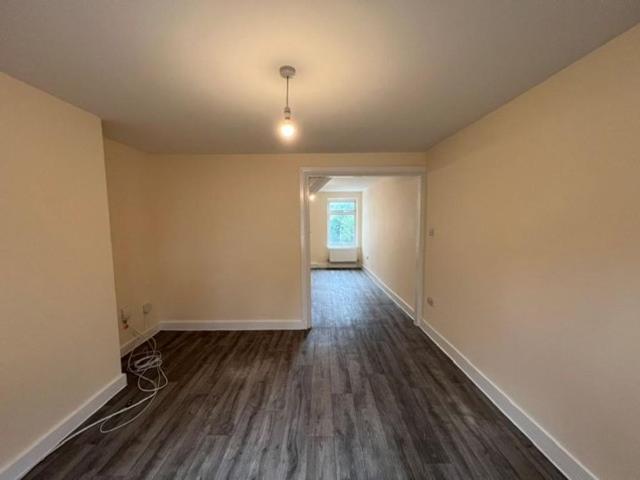 2 bedroom semi detached house to rent