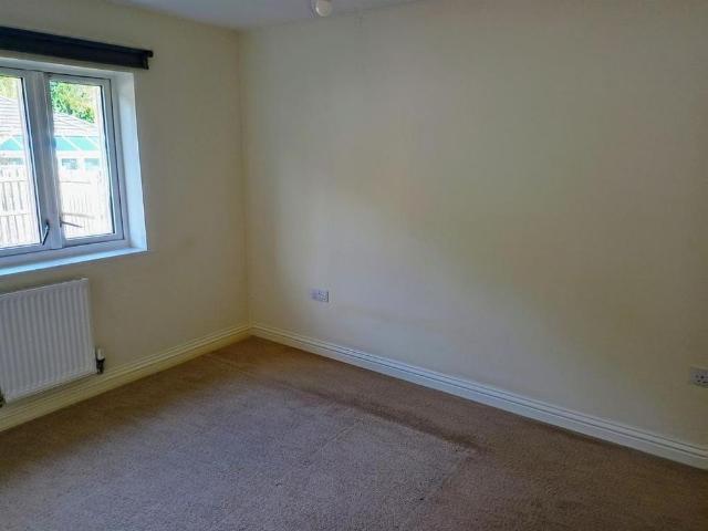 2 bedroom semi detached house to rent