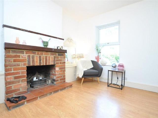 2 bedroom semi detached house to rent