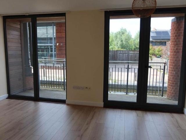 2 bedroom semi detached house to rent