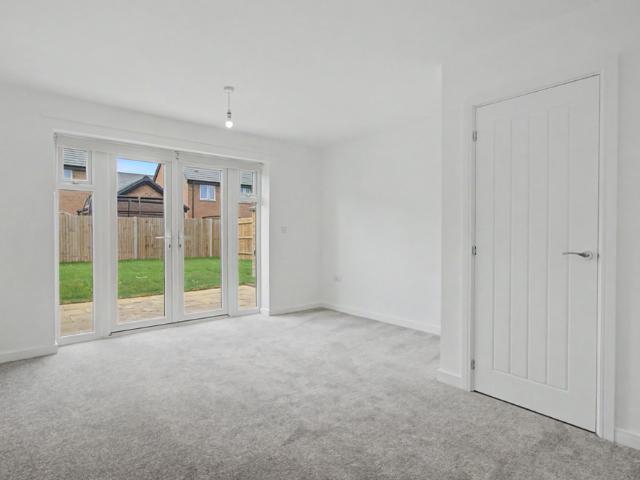 2 bedroom semi detached house to rent
