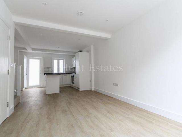 2 bedroom semi detached house to rent