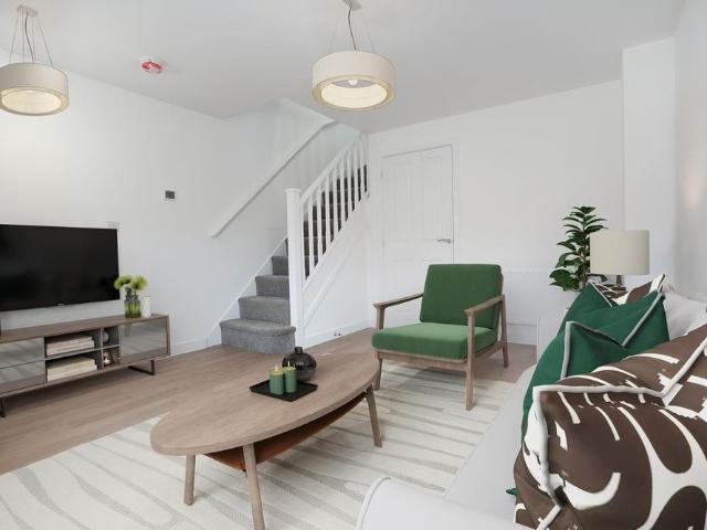 2 bedroom semi detached house to rent