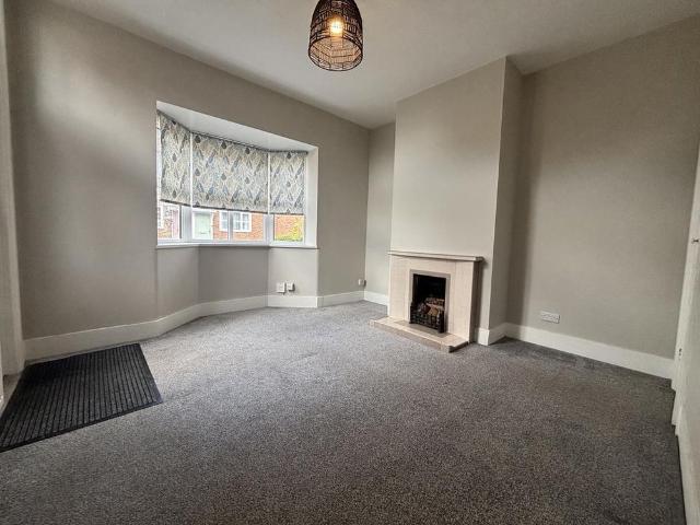 2 bedroom semi detached house to rent