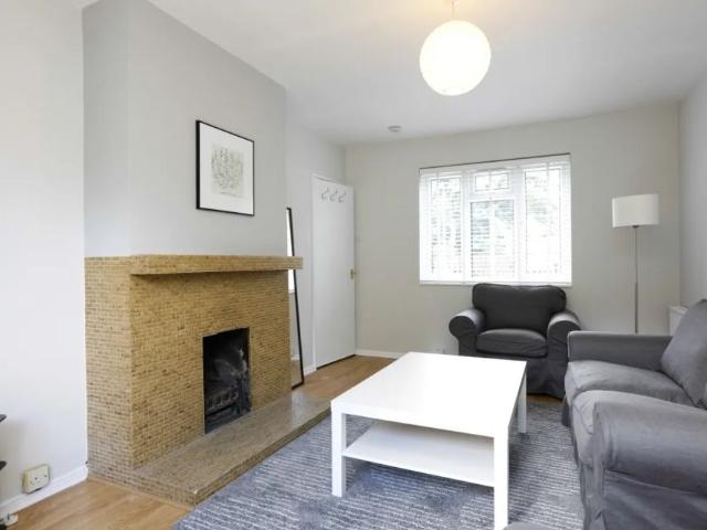 2 bedroom semi detached house to rent