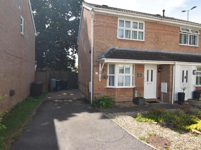 2 bedroom semi detached house to rent