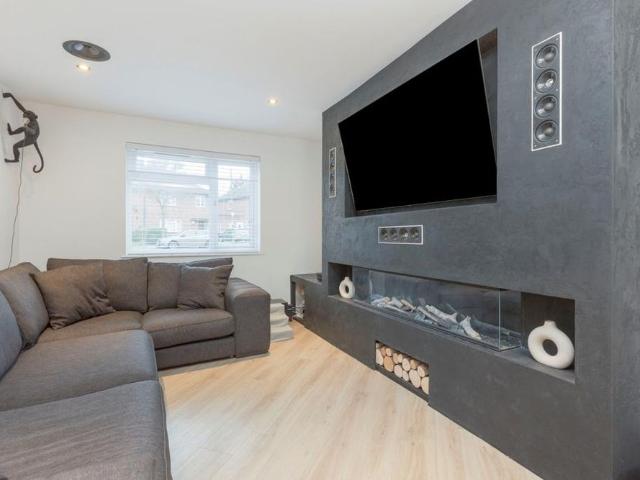 2 bedroom semi detached house to rent