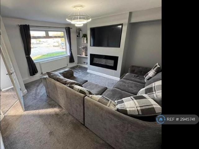 2 bedroom semi detached house to rent