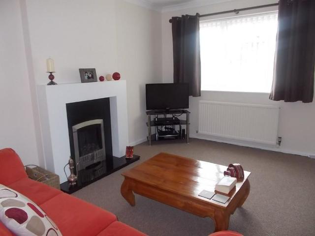 2 bedroom semi detached house to rent